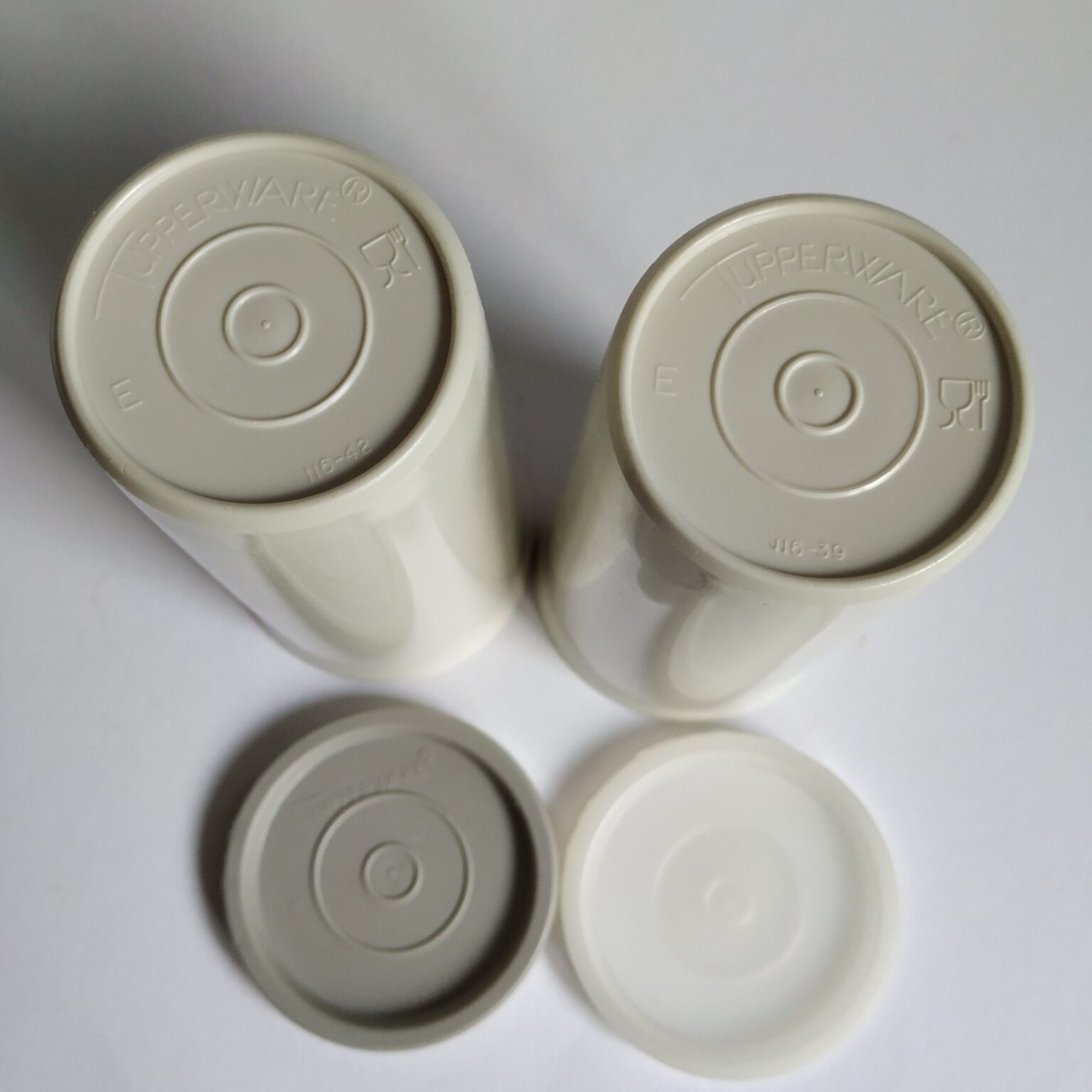 Vintage Bekers Tupperware met Deksel - Queens Vintage